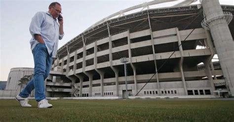 STJD suspende John Textor por não entregar provas de manipulação de