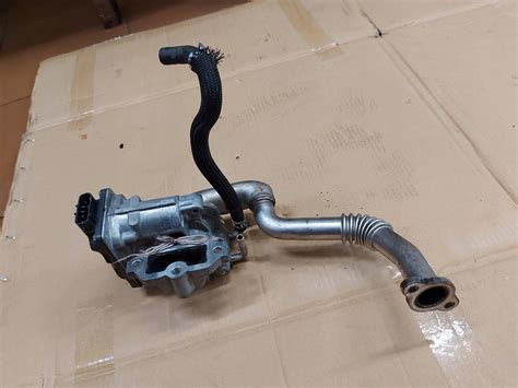 TOYOTA AVENSIS T27 2 0 D4D ZAWÓR EGR RURKA KOMPLET 25800 0R010 za 170