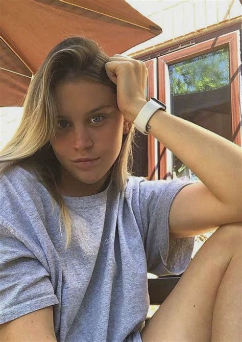 Pin By Benjamin Samuel On Alessia Russo Womens Football Football