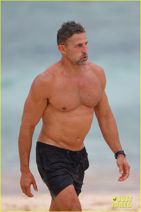 Australia S First Bachelor Tim Robards Looks So Fit At 40 See New