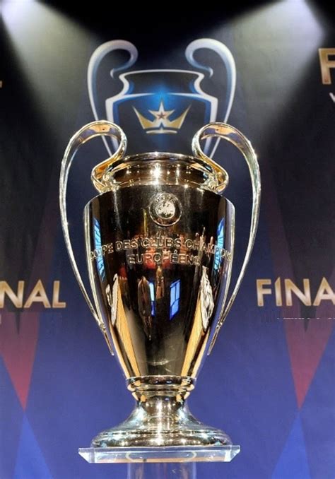 Troféu da Liga dos Campeões passeia por Lisboa Jornal Expresso do Oriente