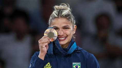 Quantas medalhas o Brasil tem nas Olimpíadas 2024 Veja em que posição