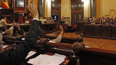 La corporación aprueba por unanimidad la subida de sueldos en un pleno