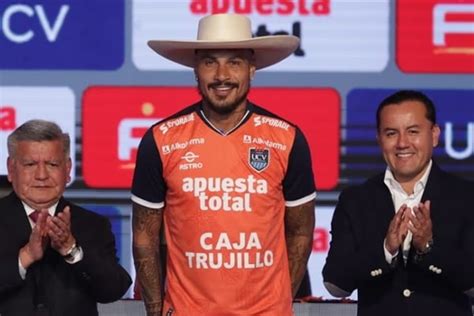 Paolo Guerrero fue presentado en Universidad César Vallejo La Radio