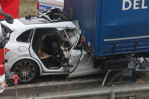 Trzy osoby nie żyją Tragiczny wypadek na trasie S8 RMF 24