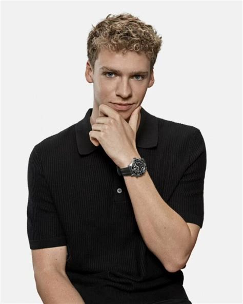 Natation Léon Marchand nouvel ambassadeur de la marque de montre