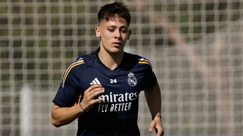 Arda Güler muy cerca de su debut en el Real Madrid La Razón