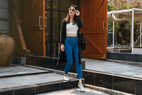 4 maneiras de usar jeans até nos dias quentes Jovem Pan
