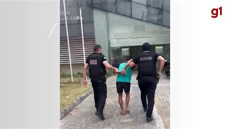 Vídeo Adolescente e homem são capturados suspeitos de integrar facção