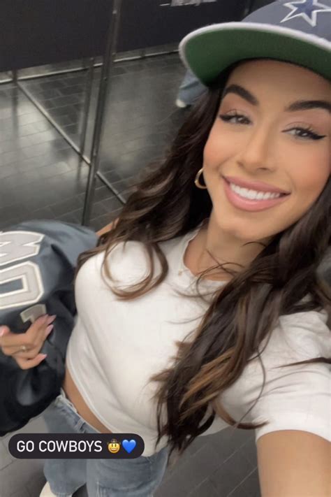 Dak Prescott S Rumored Girlfriend Celebrates Win Over Jets