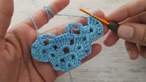 KOLAY TIĞ İŞİ ÇEYİZLİK ÜÇGEN ŞAL ÖRGÜ MODELLERİ easy crochet triangle