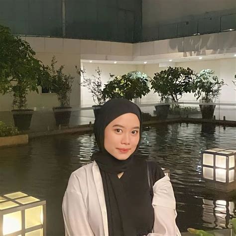 Deby Amelia Wijaya Dbwjymelia Threads Say More