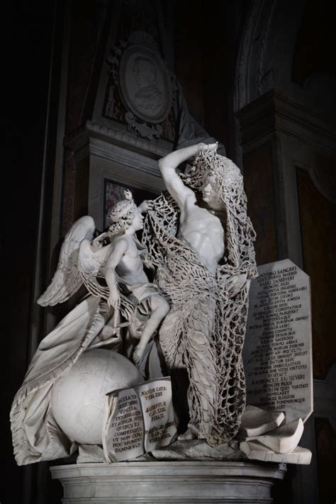 Questa scultura del XVIII secolo è così rifinita nei dettagli che la