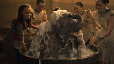 Movie Review Dumbo 2019 Lolo Loves Films