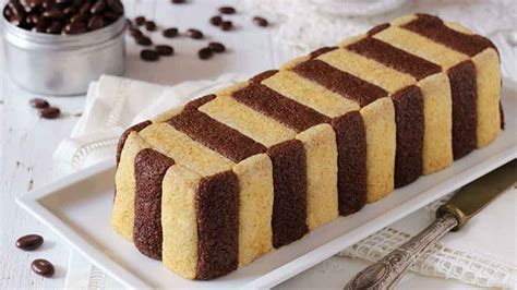 Gâteau de biscuits à la cuillère bicolore au café et au chocolat sublime