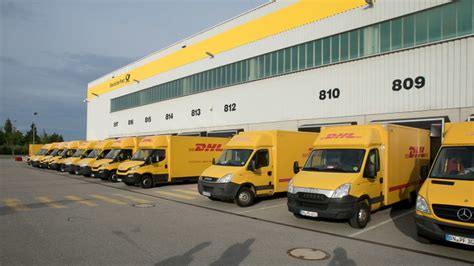 Der DHL Paketversand erhöht Preise für Geschäftskunden