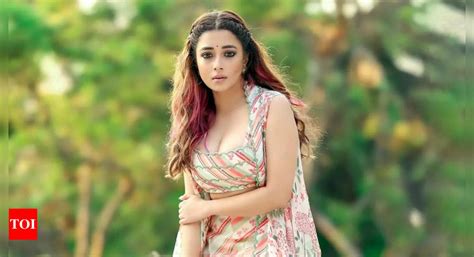 Bigg Boss 16 Star Tina Datta Wows Fans In Indo Western Outfit Braided Half Updo And Bindi