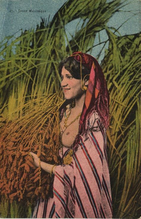 PC CPA ETHNIC NUDE FEMALE JEUNE MAURESQUE VINTAGE POSTCARD B19013