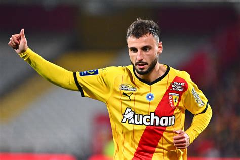 RC Lens Qui vend le plus de maillots à son nom chez les Sang et Or