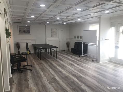 Virginia Beach Bright Light Office Meeting Space Rent This Location