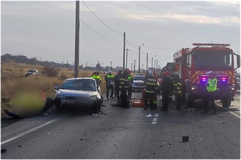 ACUM Doi MORȚI și patru răniți într un accident cu două mașini