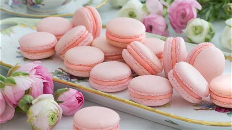 French Macarons Plating