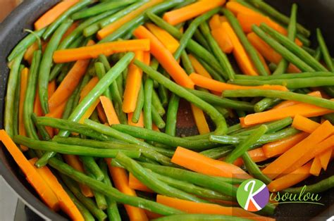 Po L E De Haricots Verts Aux Carottes L Ail Et L Oignon Kisoulou