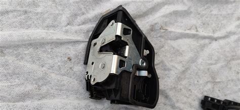 ZAMEK LEWY PRZÓD BMW E60 E90 F01 F10 F20 F30 EU 12719354212