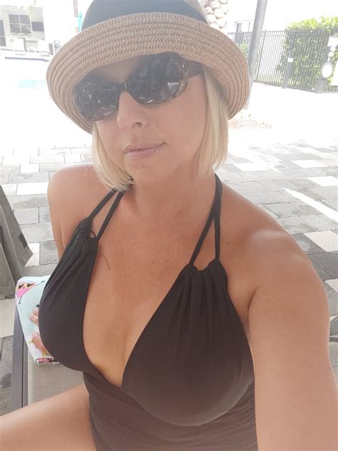 TW Pornstars 1 Pic Goddess Brianna Brianna Beach Twitter It S Pool