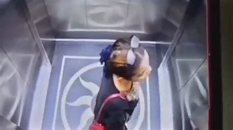 Mujer muere trágicamente al caer por el hueco de un ascensor en Indonesia