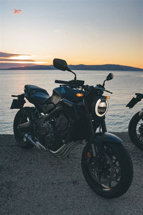 Geschwister Duell Honda Cb R Vs Cb Hornet