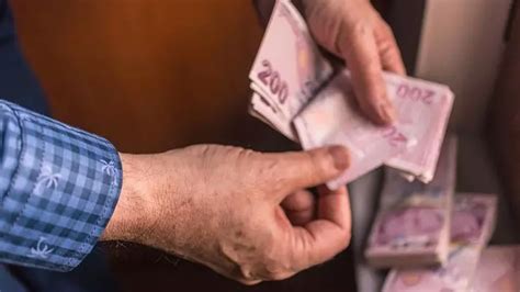 Emeklilerin merakla beklediği 5 bin TL ikramiye ödemesinde tarih belli