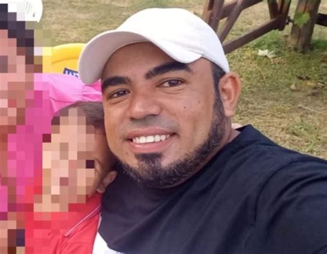 Polícia investiga morte de homem que caiu de ambulância após ser