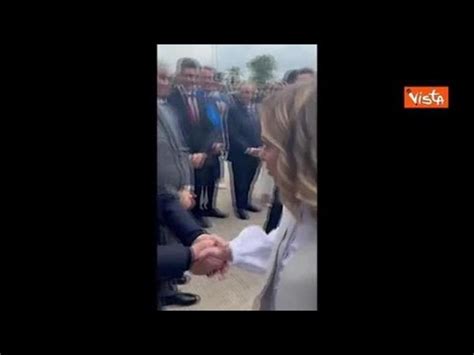 Meloni A Caivano Saluta De Luca Sono Quella Stro A Della Meloni