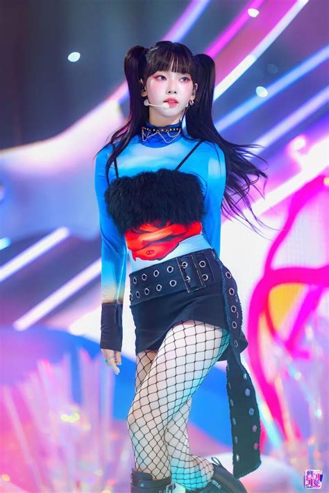 Aespa Karina Supernova At Inkigayo In Stage Outfits
