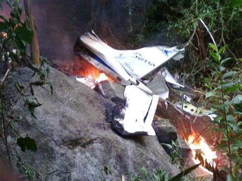 G1 Corpo de piloto morto em queda de avião no CE chega na Perícia