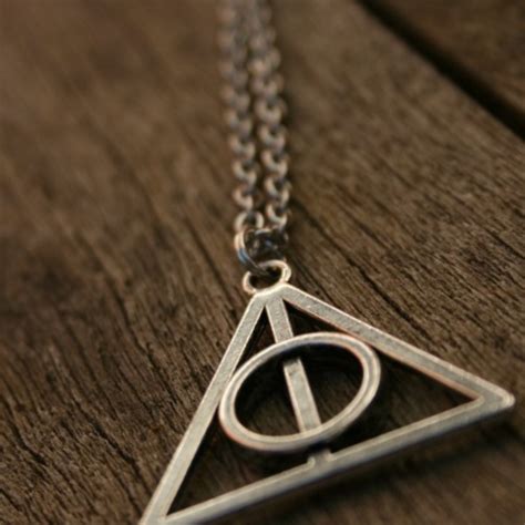 Collar De Harry Potter Reliquias De La Muerte Fanática del Cine