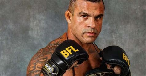 Vitor Belfort exalta sucesso de Jake Paul no Boxe Está fazendo um