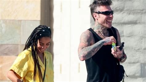 Fedez E Il Flirt Con Giulia Ottorini Lei Rompe Il Silenzio YouTube