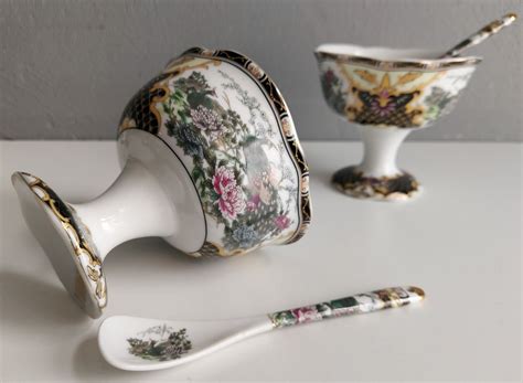 Porcelanowe pucharki do lodów na tacy Porcelana Chińska Ruda Śląska