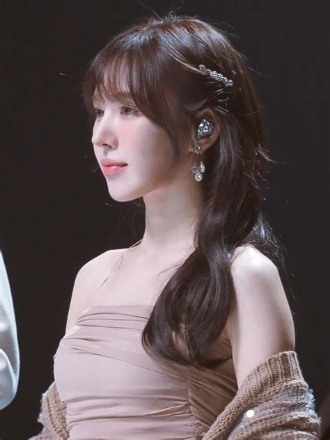 Pin Su Red Velvet