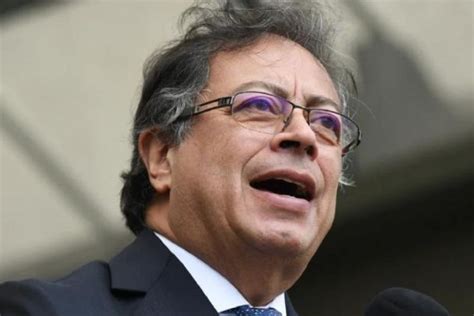 Gustavo Petro sale del fondo de la desaprobación