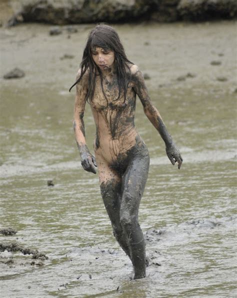 Public Nudity Project Evergreen College Mud Race Usa