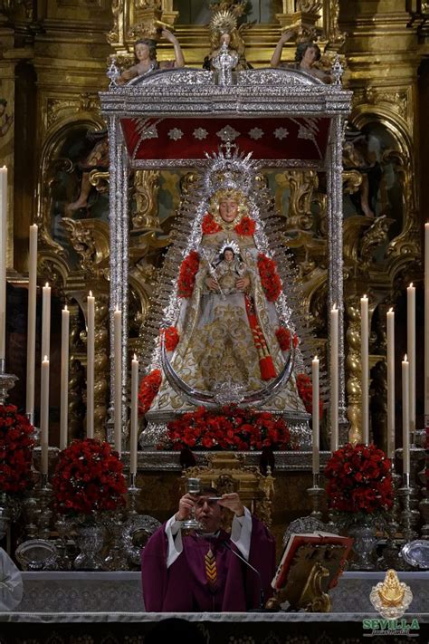 Galería de fotos del primer día del Triduo de Navidad Pontificia