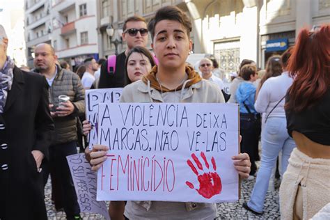 Caminhada reúne milhares de pessoas no Dia Estadual de Combate ao