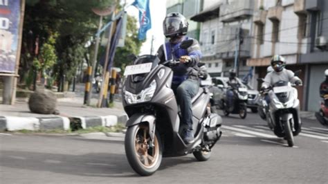 Segini Konsumsi BBM Yamaha Lexi LX 155 Jalan Jalan Di Kota Bandung