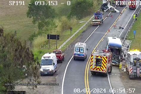 Sobe para seis o número de mortos em acidente entre ônibus e micro