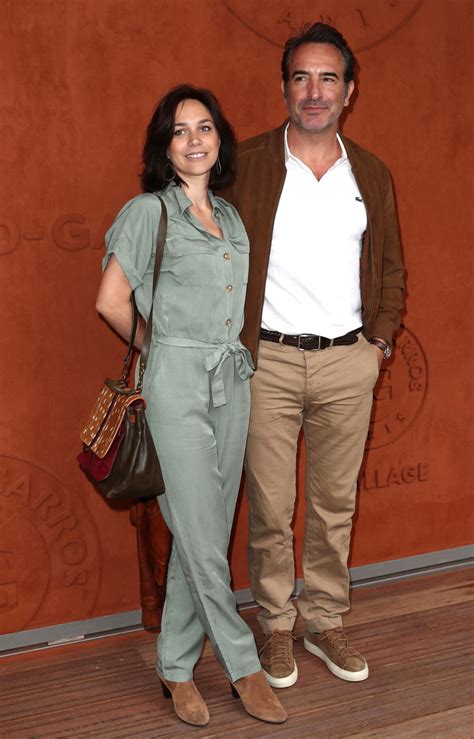 Photo Jean Dujardin et sa femme Nathalie Péchalat People au village
