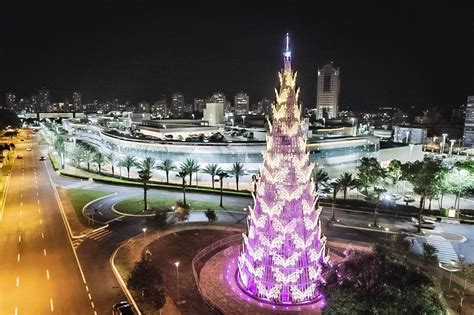 Árvore de Natal do RibeirãoShopping muda de local e vira ponto de