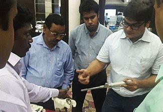 Dr Santosh Kumar Best Orthopedic Surgeon In Kolkata India Robotic